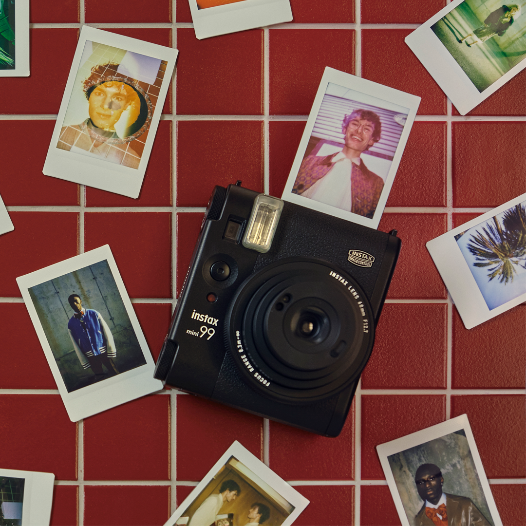 INSTAX MINI 99: klassiek en stijlvol zoals we ‘m kennen maar zó uniek ...